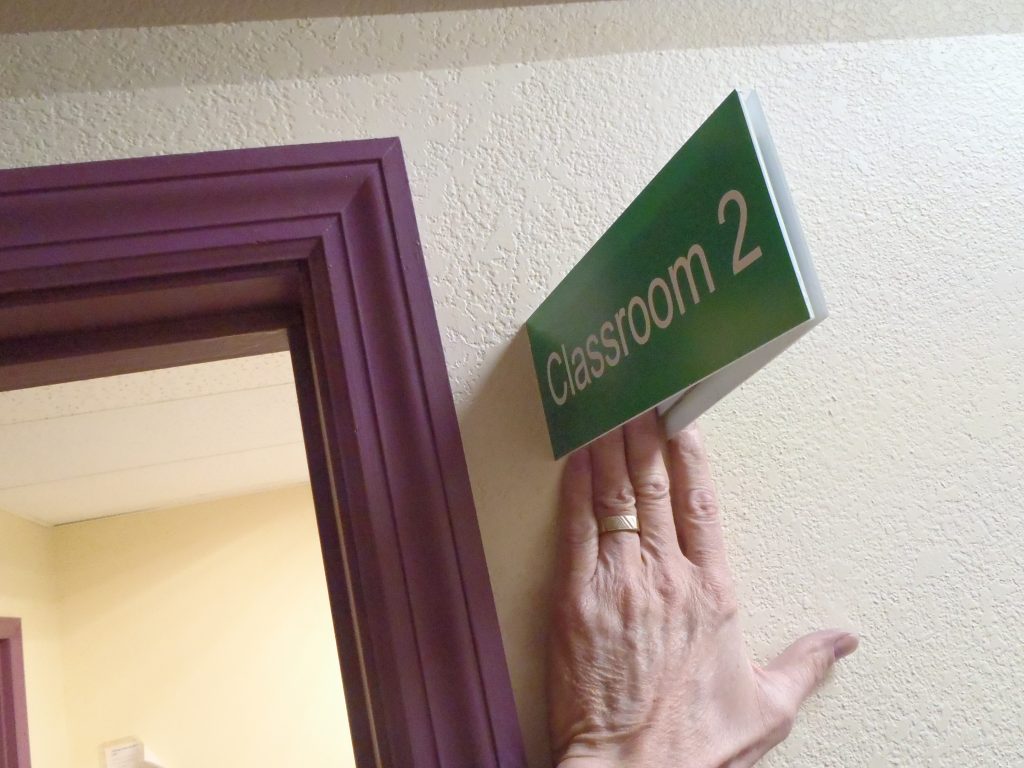 Angled Wall Signs – Graphics Plus